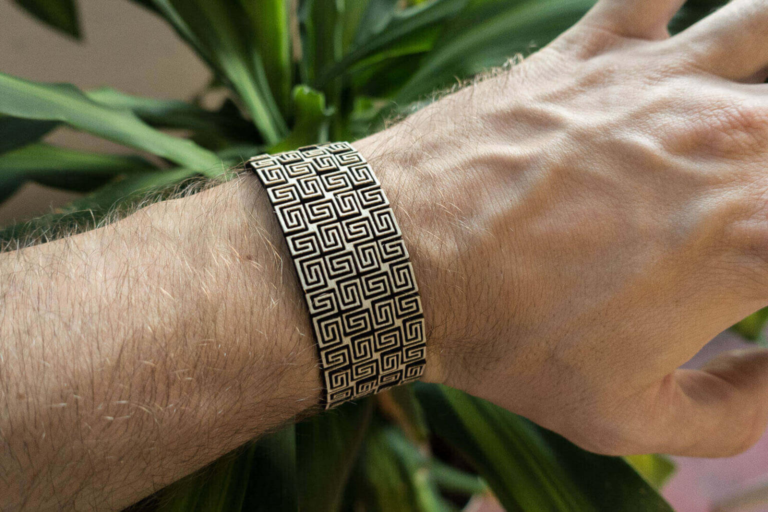 Bracelet using bendable wood - News - Laser Atelier